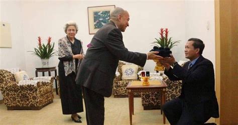 សារលិខិតថ្លែងអំណរព្រះរាជគុណ របស់ ឯកឧត្ដមបណ្ឌិត ហ៊ុន ម៉ាណែត ថ្វាយព្រះករុណាព្រះបាទសម្តេចព្រះរបមនាថ