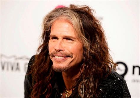 Aos 67 Anos Steven Tyler Apaixona Se Por Jovem De 28