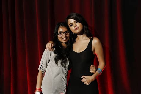 Selena Gomez Braless Photo 2 29
