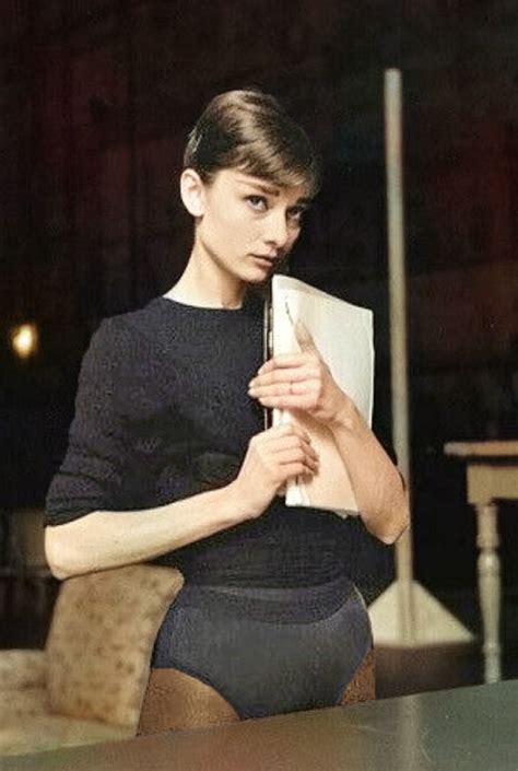 Pin By Movie Actresses On Audrey Hepburn Audrey Hepburn Photos Audrey Hepburn Pictures
