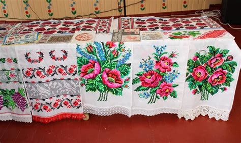 Як вишити український рушник розказали і показали на тематичному майстер класі у Ташані ФОТО