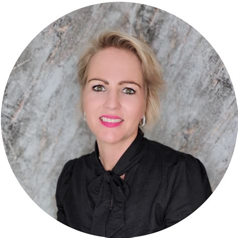 Kapper In Roermond Centrum Hair And Looks Heren And Dames Kapper Krullenkapper Kinderkapper