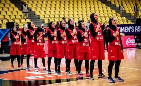 ببینید سلام نظامی دختران بسکتبالیست ایران به احترام سرود ملی ایران