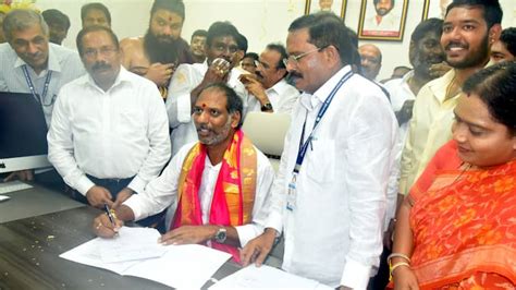 Gottipati Ravi Kumar Takesh Charge As Energy Minister Of Andhra Pradesh Know Details Gottipati