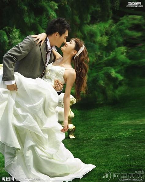 Ps教程打造梦幻爱琴乐章特效婚纱照片 Photoshop 爱易网页