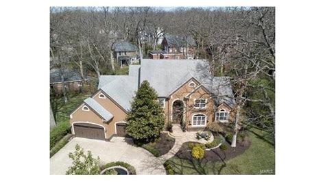 Carmody Macdonald Principal Joyce Capshaw Sells Webster Groves Home For