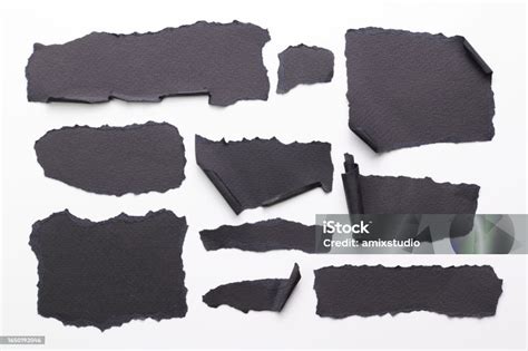 가장자리가 찢어진 찢어진 종이 조각의 예술 콜라주 스티커 메모 모음 검정색 노트북 페이지 조각 추상적인 배경 갈색 용지에 대한