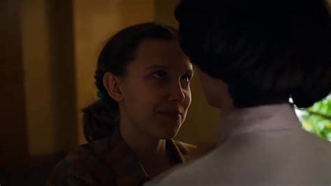 Mike And Eleven Kissing Ending Scene Stranger Things 3 Finale Youtube
