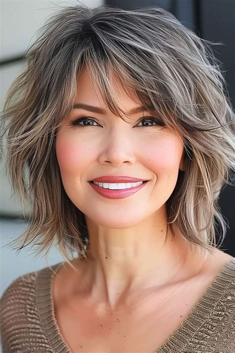 29 Best Hairstyles For Women Over 60 With Round Faces