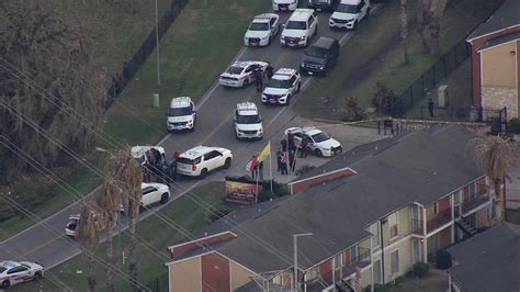 Harris Co Constable Fires Weapon On 1 Carjacking Suspect Later Taken