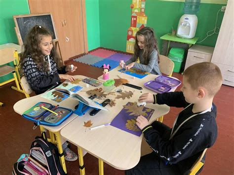 Учні 3 Б класу весело та пізнавально працюють на уроках