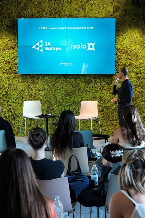 Exploring The Intersection Of Journalism Culture And Society Usc