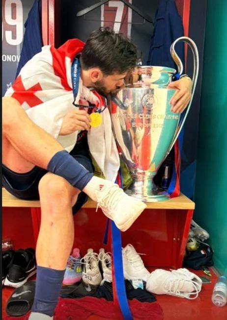 რა კადრები გამოაქყვენა ნიცა თავაძემ ხვიჩა კვარაცხელიას და პსჟ ს ტრიუმფის შემდეგ იხილეთ ფოტოები