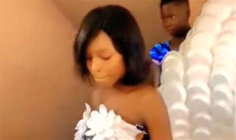 Bride Goes Viral Wearing Unique Wedding Dress Made From Unconventional Material Daily Express Us