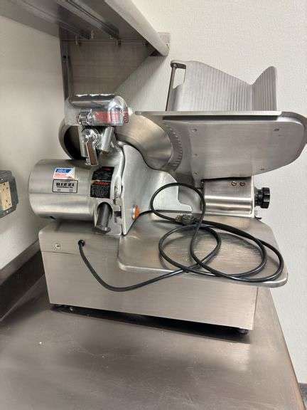 Globe 725l Meat Slicer Res Auction Services
