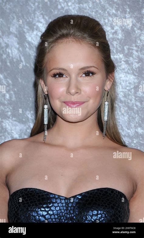 Cassi Thomson At The Premiere Of Hbos Big Love Season 5 Held At