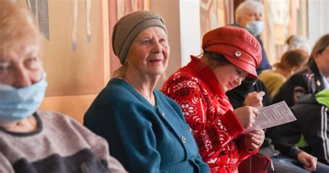 Жить или выживать Сколько получают пенсионеры в России Новости Mail