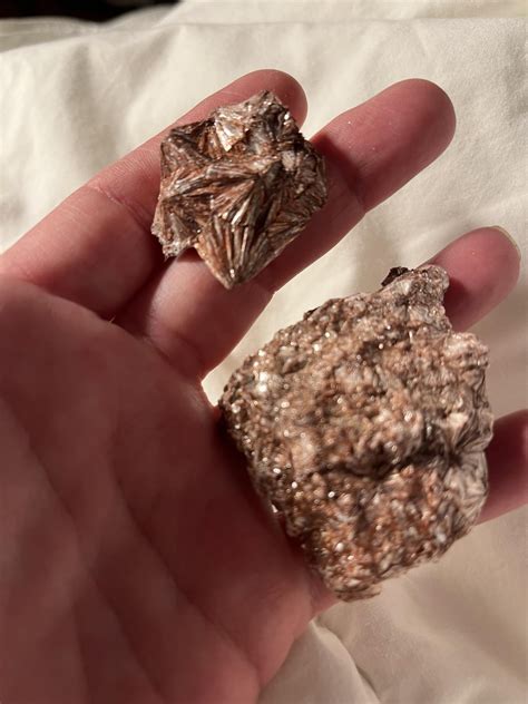 Pyrophyllite R Crystals