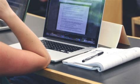 Smoothing Quantile Regressions Fgv Emap