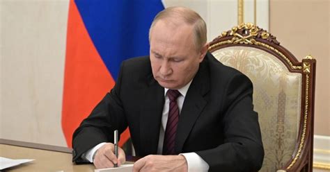 Путин передал Главпродукт в управление Росимущества