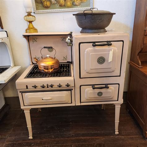 Old Gas Stoves From 1930s 1920s 1930s Antique Roberts And Mander