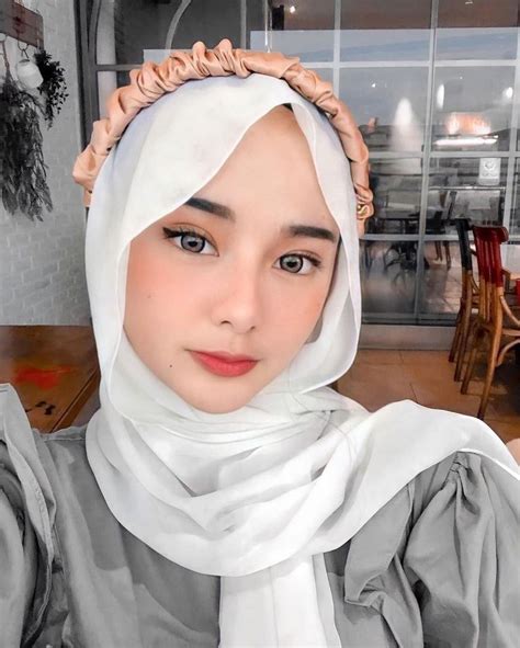 Pin Di Jilbab Cantik Wanita Gaya Fotografi Gadis