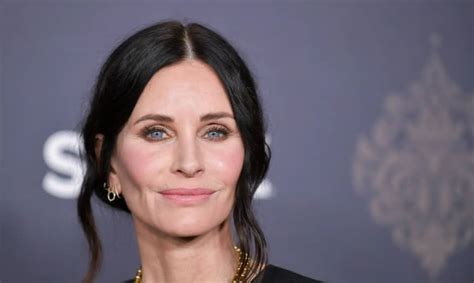 Courteney Cox Body Measurements Height Weight Bra Size Shoe Size