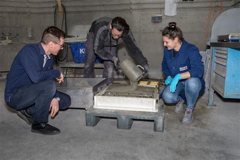 Leaner Greener Expanding Concrete Pre Stresses Itself As It Forms