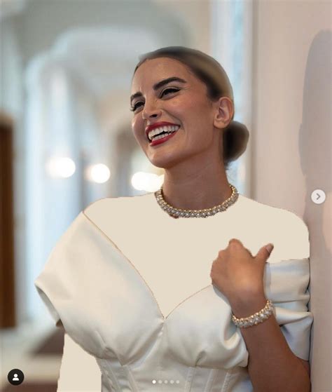 عکس لباس عروس زن زیبای پژمان جمشیدی منتشر شد