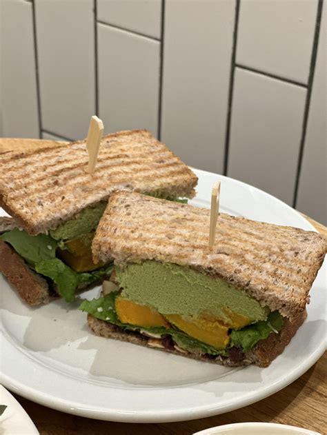 잘 먹는 먹보들 광화문 힐사이드테이블 🥪말차두유치즈샌드위치 Daum 카페