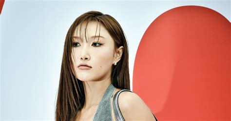 화사 더운 날씨에 가벼워진 옷차림 [포토엔hd]