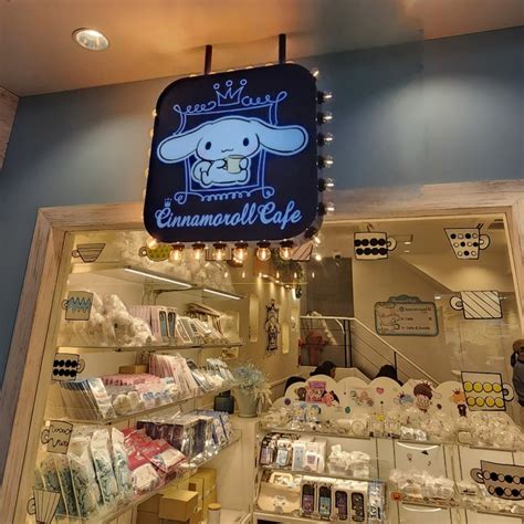 일본 오사카 도톤보리 거리 쇼핑 산리오 샵 매장 스토어 및 시나모롤 카페 네이버 블로그