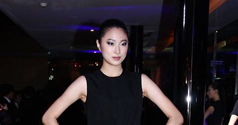 포토 시선을 집중시키는 나스의 메이크업 쇼