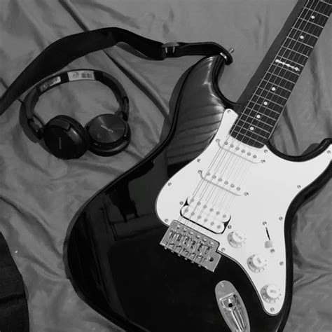 Guitar Pfp Aesthetic