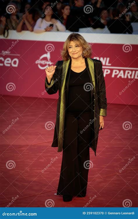 Laura Delli Colli Image Ditorial Image Du Exposition