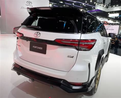 Toyota「新7人座休旅」量產暖身！外觀、內裝更精緻 搭載2 8升渦輪 Ettoday車雲 Ettoday新聞雲