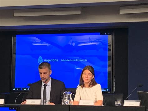 Se profundiza la sangría de funcionarios de la UIF se fueron dos directores a la AFIP y todavía