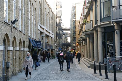 여행 도시의 색깔 투영한 골목시장들 런던 마켓투어