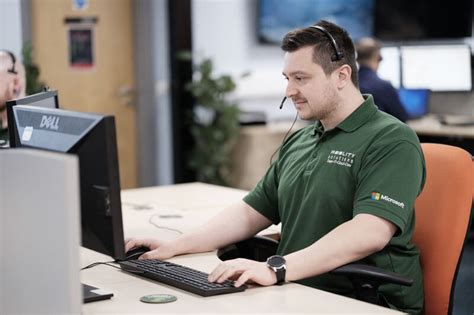 Denise Neal On Linkedin Service Desk Analyst Required As Growth Continues