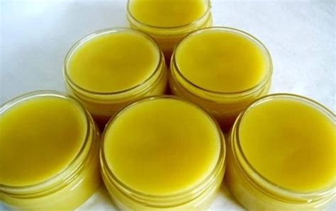 მალამო ჩემი დიდი ბებიის რეცეპტის მიხედვით რომელიც უებარია სხეულისთვის მოსამზადებლად იოლია