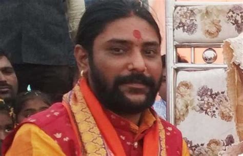 अर्धनारीश्वर का भेष बनाकर पाखंडी बाबा ने युवती को बनाया हवस का शिकार Desh Gaon