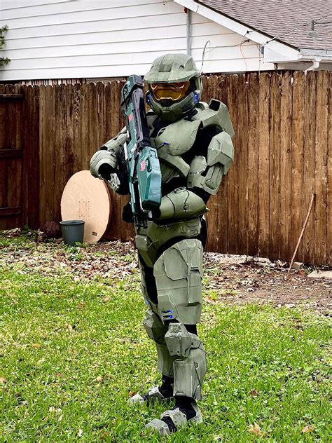 Doom Slayer Cosplay Guide — Building The Praetor Suit From Doom Eterna