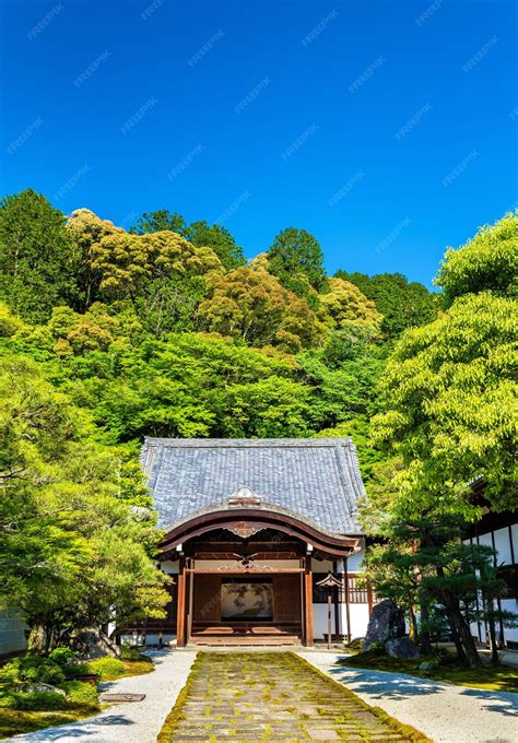 Premium Photo Buddhist Temple In Nanzenji Area Kyoto Japan