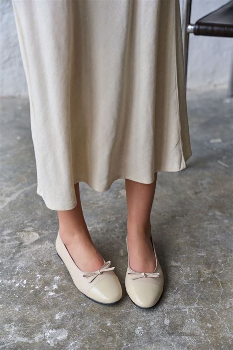 Dicey Beige Leather Ballet Flats Pelins Shoes Europe
