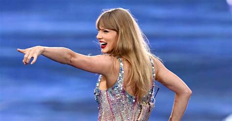 Taylor Swift Jumps For Joy In Video After Chiefs Win First Game Parade