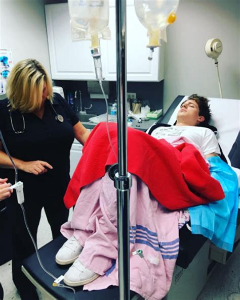 Pic Charlie Puth Hospitalized Singer Cancels Concerts During Bout With Flu Hollywood Life