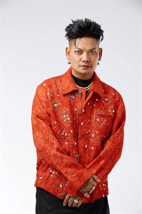 ចំណុចពិសេសអីខ្លះ ដែលមិនទាន់មានតារាចម្រៀងជំនាន់ថ្មីណា មកជំនួសឧកញ៉ា ព្រាប សុវត្ថិ បាន Khmerload