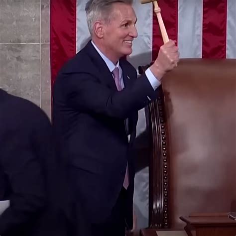 წარმატებული მე 15 ცდა აშშ ის წარმომადგენელთა პალატამ სპიკერი აირჩია ვიდეო 08 01 2023 ს