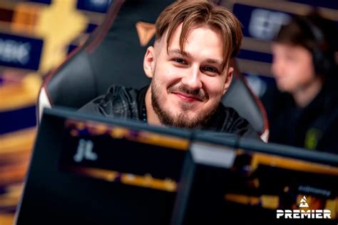 Blast Final Jl Teve Melhor Mapa Em Lan Da Carreira Contra Faze Game Arena