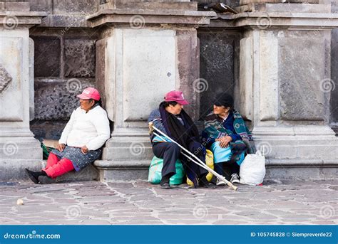 Gente En Ecuador Foto De Archivo Imagen De Turismo 105745828
